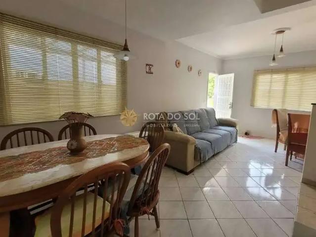 Casa / Sobrado para Venda em Itapema/SC Meia Praia 3 Quartos