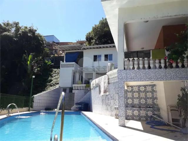 Casa / Sobrado para Venda em Itapecerica da Serra/SP Jardim Santa Isabel 4 Quartos