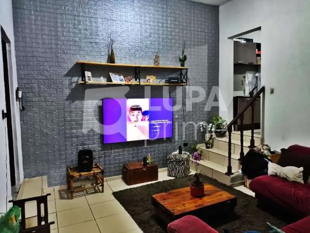 Casa / Sobrado para Venda em Itapecerica da Serra/SP Parque Paraíso 4 Quartos