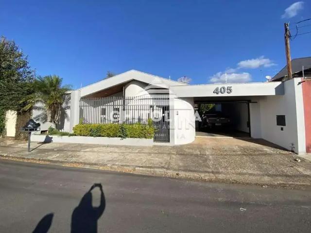 Casa / Sobrado para Venda em Itapetininga/SP Jardim Shangri lá 3 Quartos