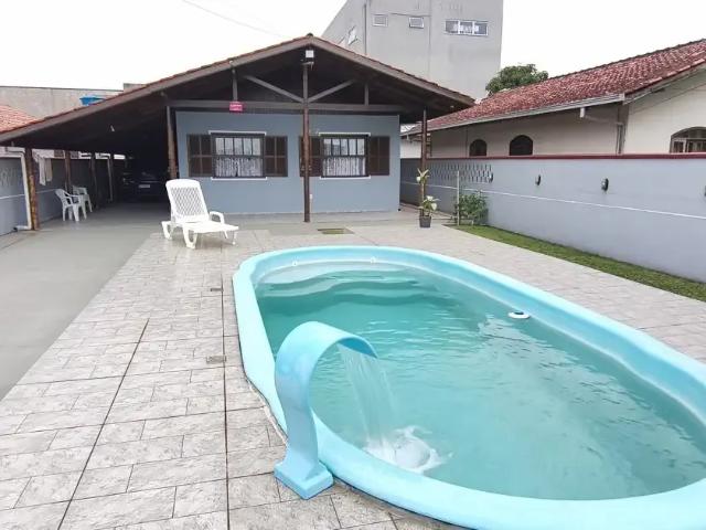 Casa / Sobrado para Venda em Itapoá/SC Barra do Sai 4 Quartos