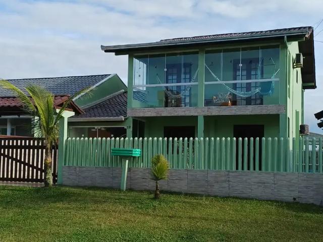 Casa / Sobrado para Venda em Itapoá/SC Brasília 4 Quartos