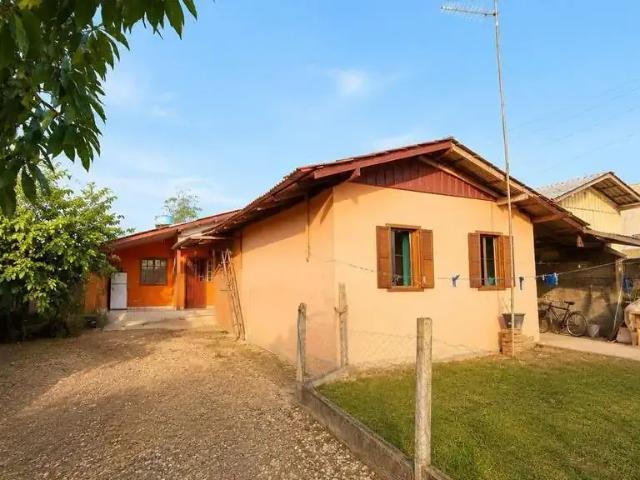 Casa / Sobrado para Venda em Itapoá/SC Samambaial 4 Quartos