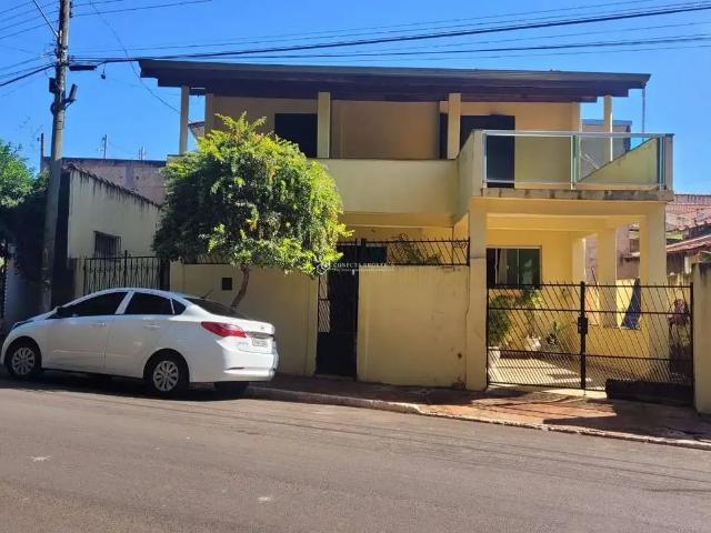 Casa / Sobrado para Venda em Itapuí/SP Centro 3 Quartos
