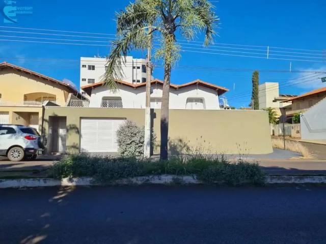 Casa / Sobrado para Venda em Ituiutaba/MG Setor Norte 3 Quartos