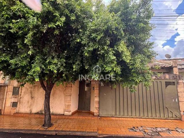 Casa / Sobrado para Venda em Itumbiara/GO Alto da Boa Vista 3 Quartos