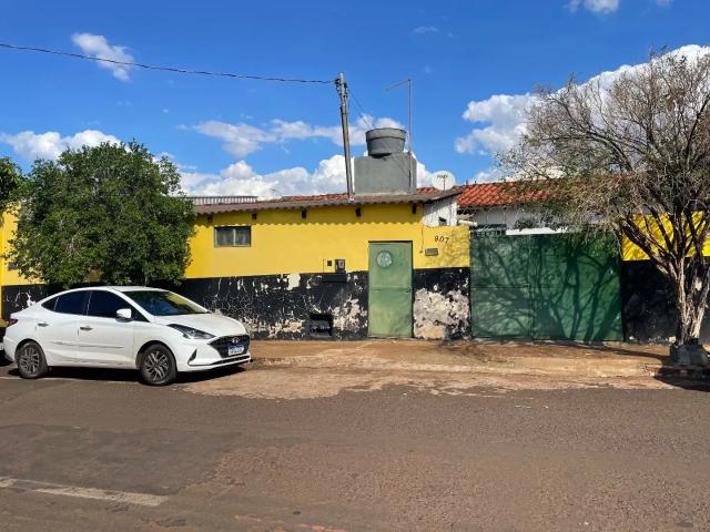 Casa / Sobrado para Venda em Itumbiara/GO Centro 3 Quartos