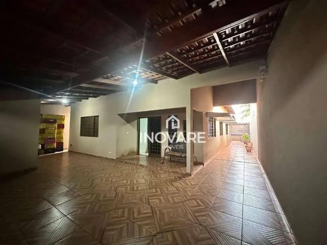 Casa / Sobrado para Venda em Itumbiara/GO Jardim Leonora 3 Quartos