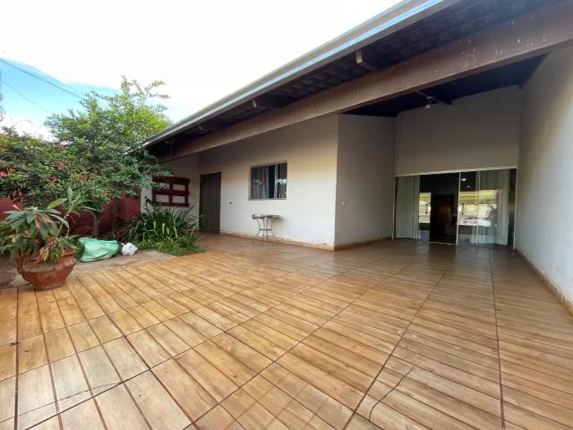 Casa / Sobrado para Venda em Itumbiara/GO Jardim Liberdade 4 Quartos