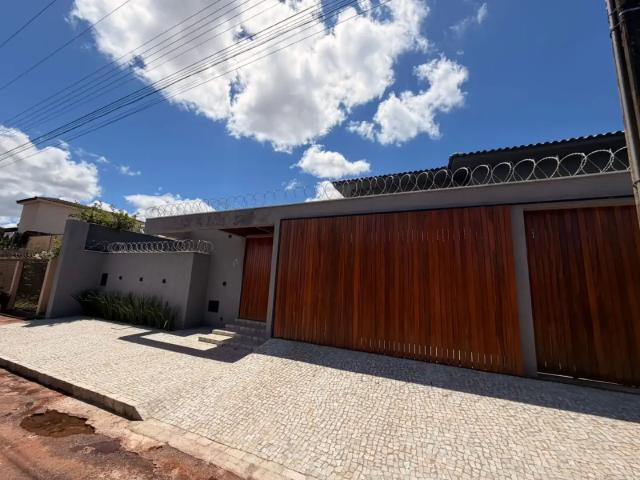 Casa / Sobrado para Venda em Itumbiara/GO Jardim Morumbi 4 Quartos