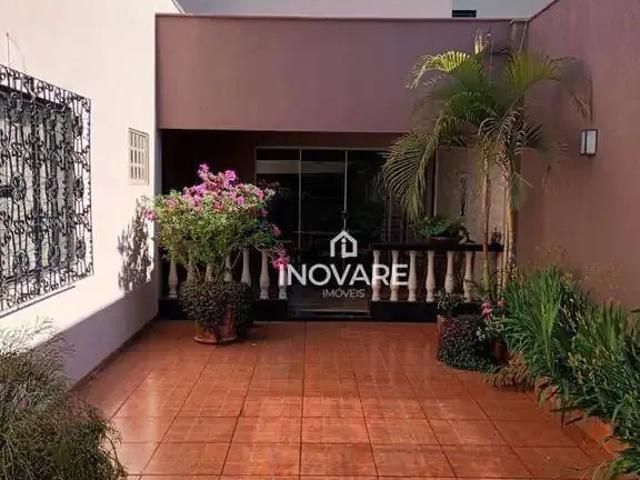 Casa / Sobrado para Venda em Itumbiara/GO Jardim Morumbi 3 Quartos