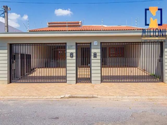 Casa / Sobrado para Venda em Itu/SP Parque Residencial Presidente Médici 4 Quartos