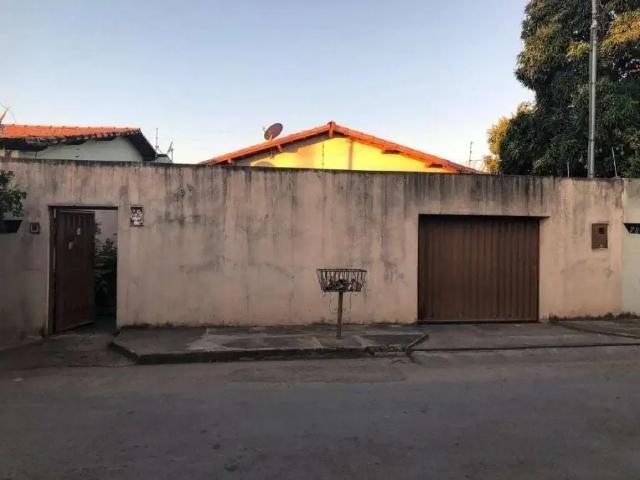 Casa / Sobrado para Venda em Janaúba/MG Gameleira 3 Quartos