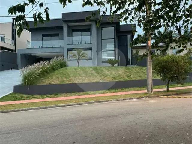Casa / Sobrado para Venda em Jandira/SP Centro 5 Quartos