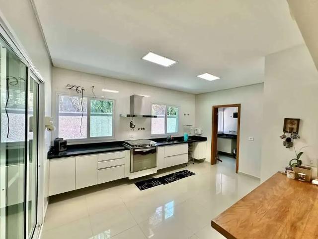 Casa / Sobrado para Venda em Jandira/SP Jardim do Golf I 5 Quartos
