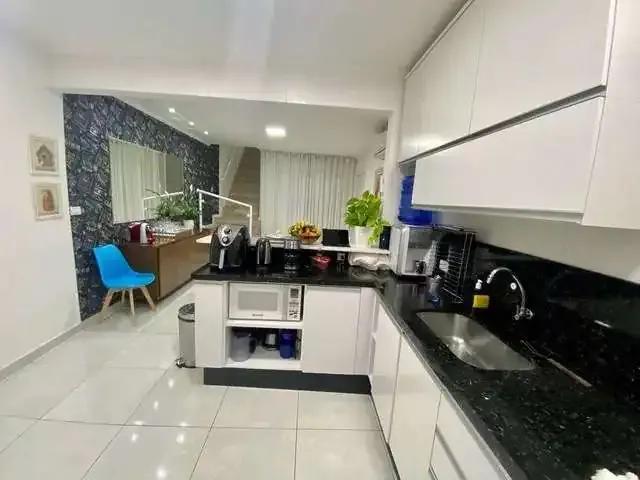 Casa / Sobrado para Venda em Jandira/SP Jardim Europa 4 Quartos