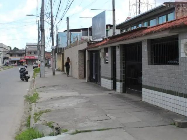 Casa / Sobrado para Venda em Jaboatão dos Guararapes/PE Candeias 5 Quartos