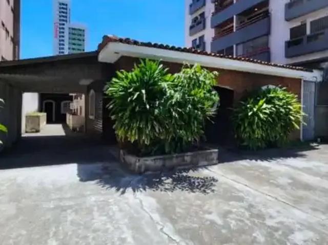 Casa / Sobrado para Venda em Jaboatão dos Guararapes/PE Piedade 8 Quartos