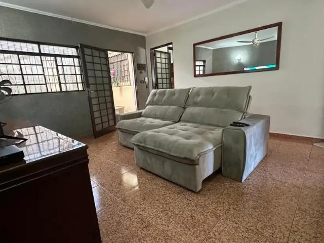 Casa / Sobrado para Venda em Jaboticabal/SP Aparecida 3 Quartos