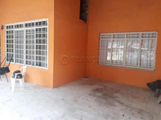 Casa / Sobrado para Venda em Jacareí/SP Centro 2 Quartos