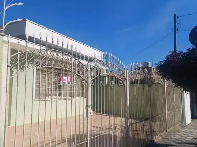 Casa / Sobrado para Venda em Jacareí/SP Centro 3 Quartos
