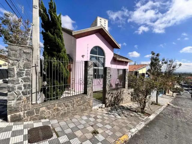 Casa / Sobrado para Venda em Jacareí/SP Centro 3 Quartos