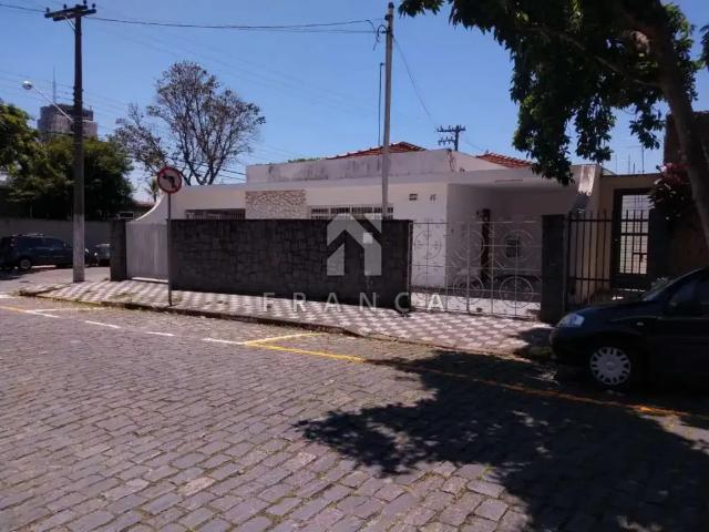 Casa / Sobrado para Venda em Jacareí/SP Centro 3 Quartos