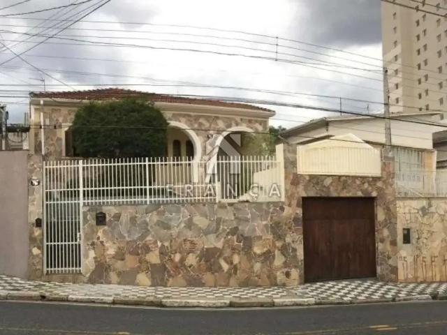 Casa / Sobrado para Venda em Jacareí/SP Centro 3 Quartos