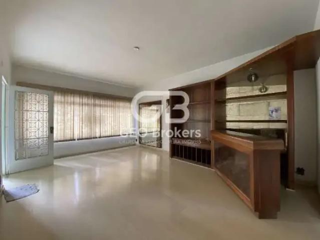 Casa / Sobrado para Venda em Jacareí/SP Centro 3 Quartos