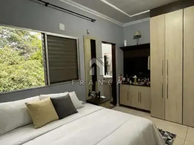 Casa / Sobrado para Venda em Jacareí/SP Centro 3 Quartos