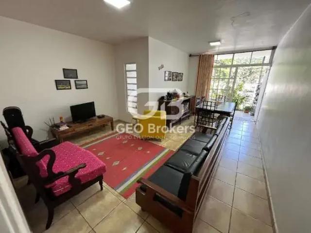 Casa / Sobrado para Venda em Jacareí/SP Centro 3 Quartos