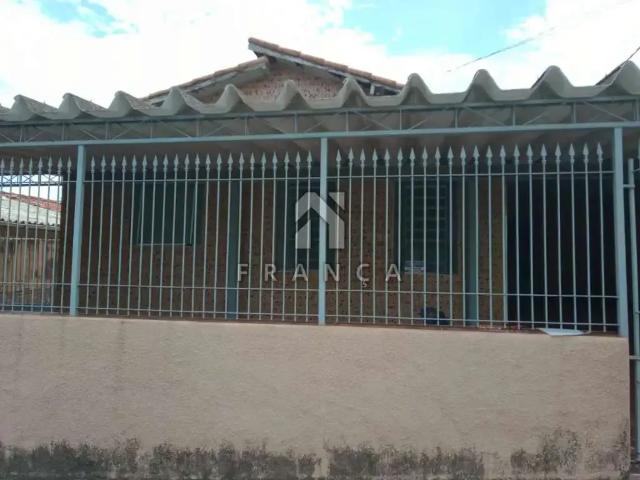 Casa / Sobrado para Venda em Jacareí/SP Centro 3 Quartos