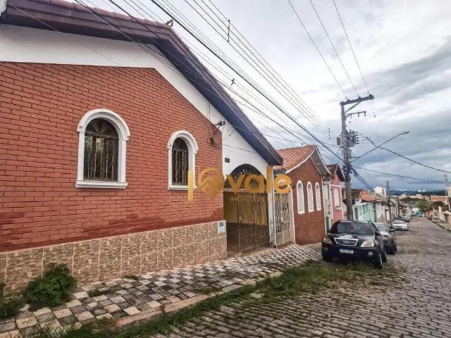 Casa / Sobrado para Venda em Jacareí/SP Centro 3 Quartos
