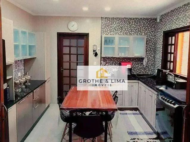 Casa / Sobrado para Venda em Jacareí/SP Centro 3 Quartos