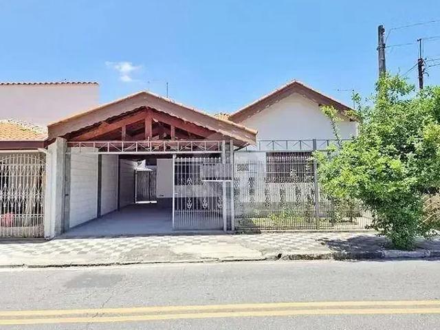 Casa / Sobrado para Venda em Jacareí/SP Centro 3 Quartos