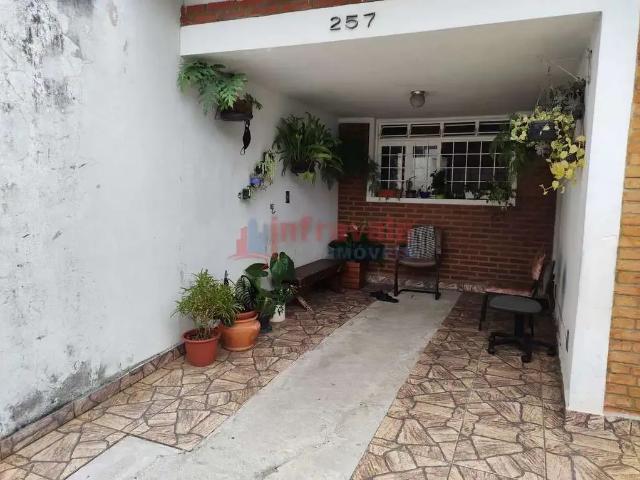 Casa / Sobrado para Venda em Jacareí/SP Centro 4 Quartos