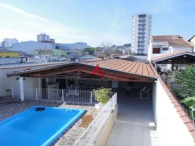 Casa / Sobrado para Venda em Jacareí/SP Centro 4 Quartos