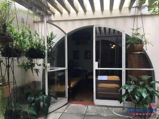Casa / Sobrado para Venda em Jacareí/SP Centro 4 Quartos