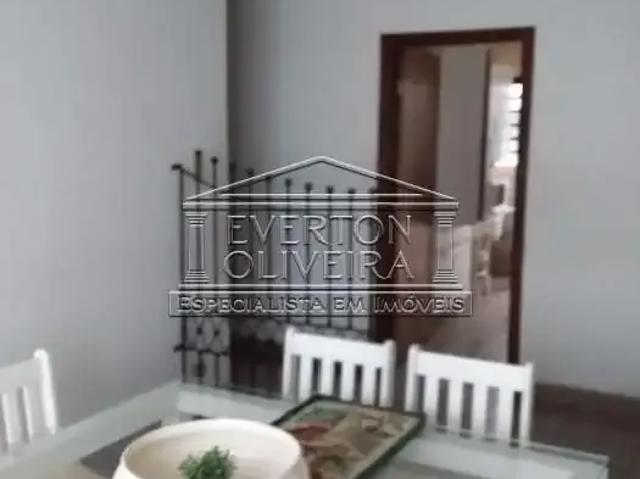Casa / Sobrado para Venda em Jacareí/SP Centro 6 Quartos