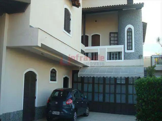 Casa / Sobrado para Venda em Jacareí/SP Cidade Jardim 4 Quartos