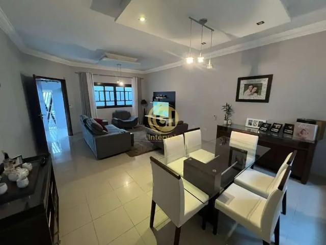 Casa / Sobrado para Venda em Jacareí/SP Cidade Jardim 3 Quartos