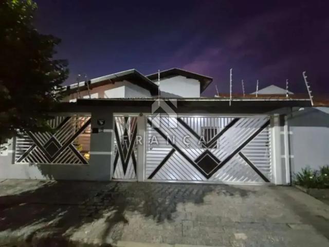 Casa / Sobrado para Venda em Jacareí/SP Cidade Jardim 3 Quartos
