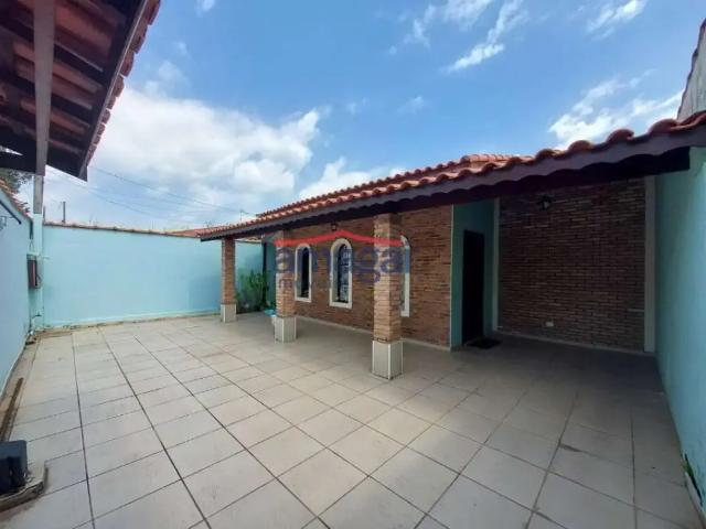 Casa / Sobrado para Venda em Jacareí/SP Cidade Jardim 3 Quartos