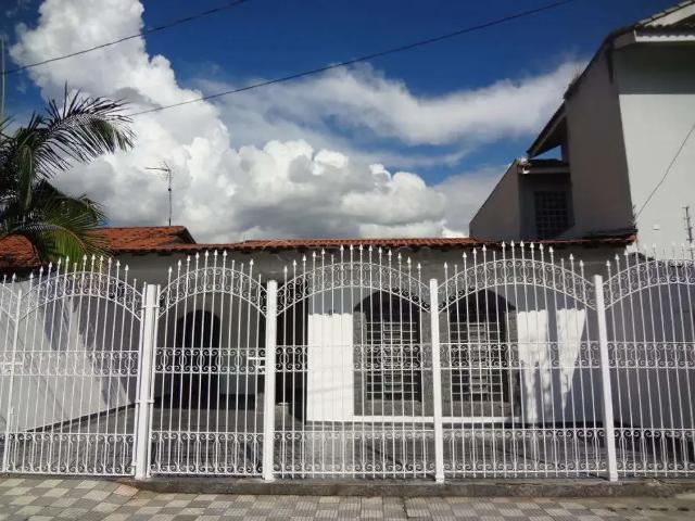 Casa / Sobrado para Venda em Jacareí/SP Cidade Jardim 3 Quartos