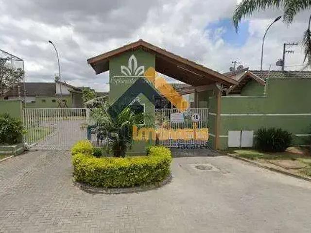 Casa / Sobrado para Venda em Jacareí/SP Cidade Salvador 3 Quartos
