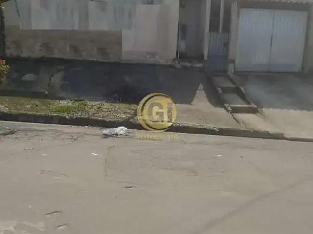 Casa / Sobrado para Venda em Jacareí/SP Cidade Salvador 3 Quartos