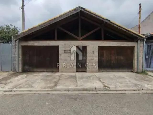 Casa / Sobrado para Venda em Jacareí/SP Cidade Salvador 3 Quartos