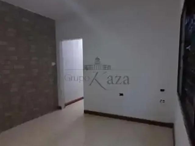 Casa / Sobrado para Venda em Jacareí/SP Cidade Salvador 3 Quartos