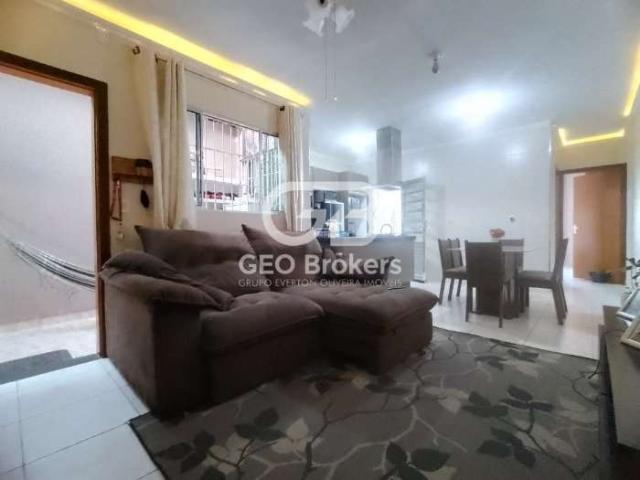 Casa / Sobrado para Venda em Jacareí/SP Cidade Salvador 4 Quartos