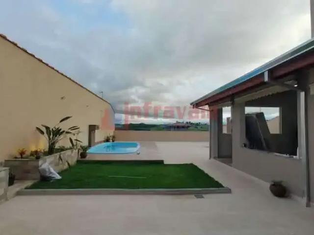 Casa / Sobrado para Venda em Jacareí/SP Jardim Maria Amélia 3 Quartos